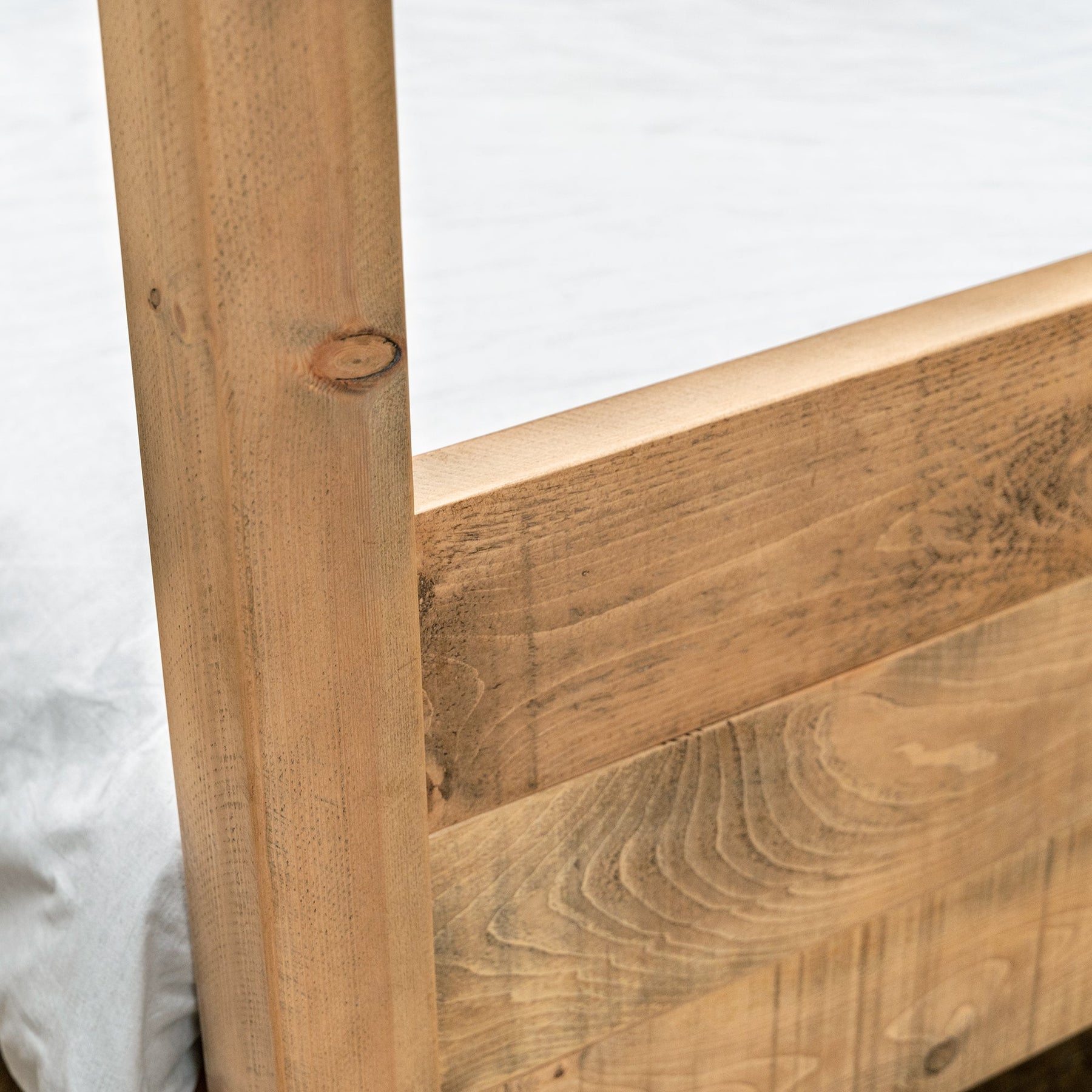 Solid Wood Four Poster Bed – Willen Rose