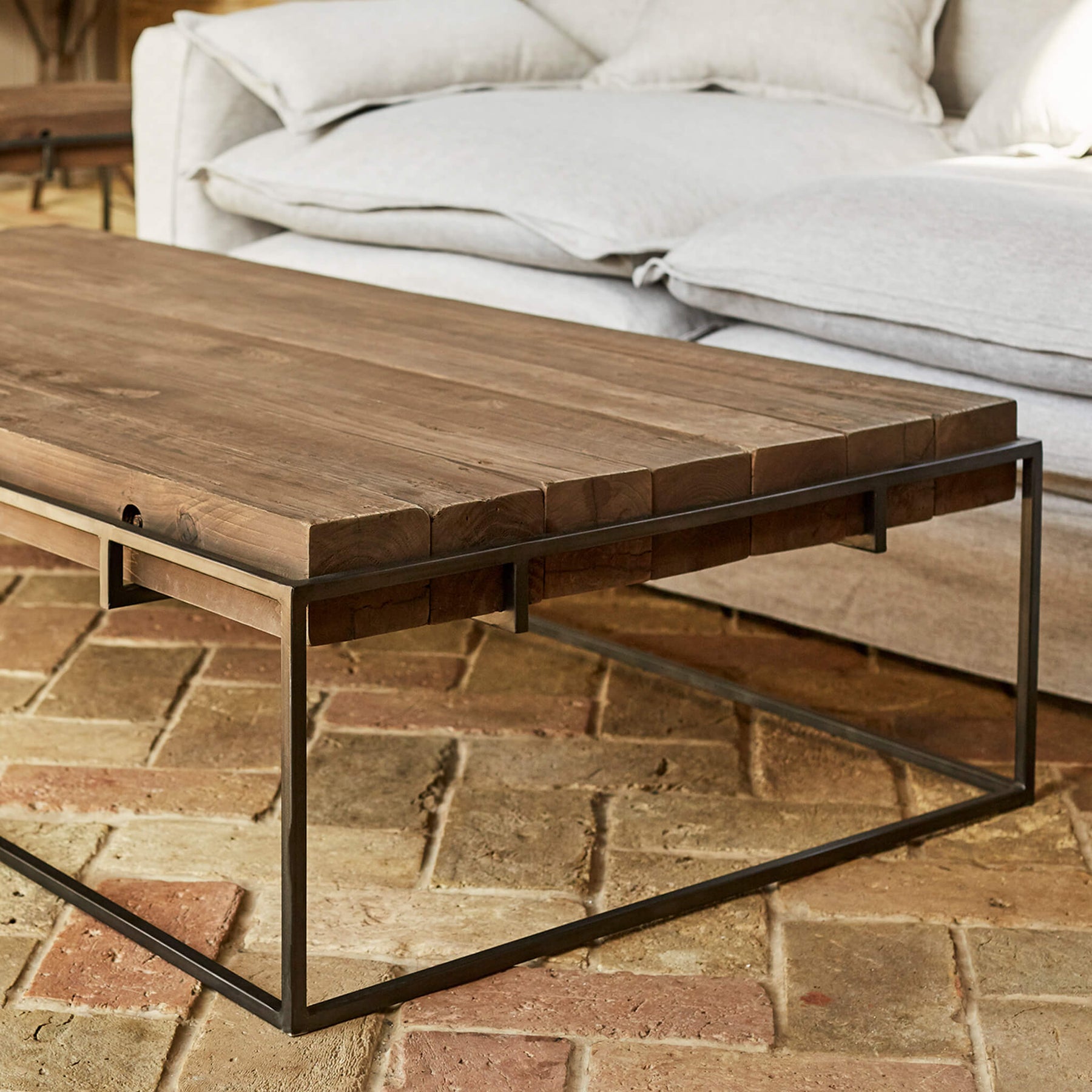 Reclaimed Wood Coffee Table with Metal Frame – Willen Rose